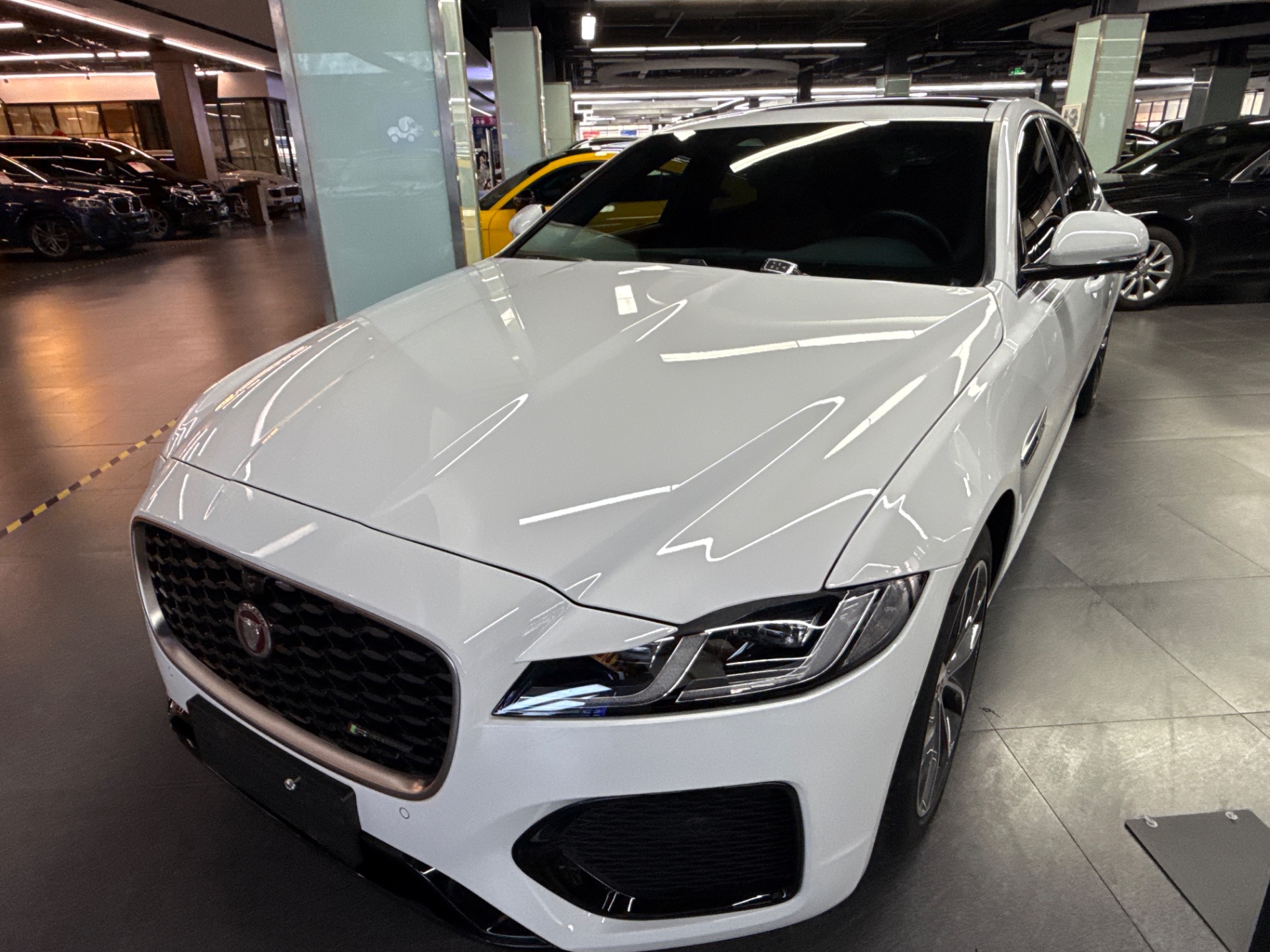 Jaguar XFL - CARLINKS AUTO TECHNOLOGY CO., LIMITED